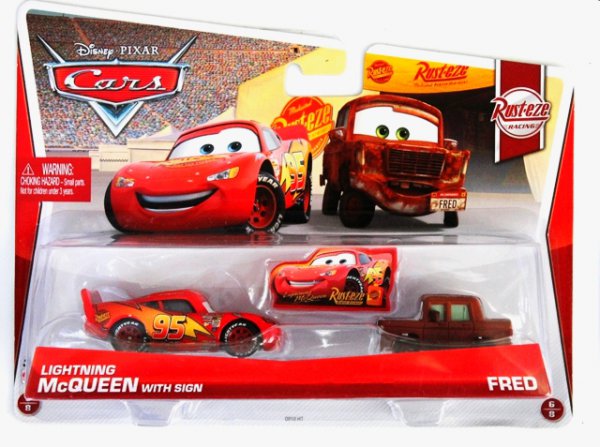 Cars 2 (Auta 2) - Lightning McQueen with Sign + Fred | Auta Hračky